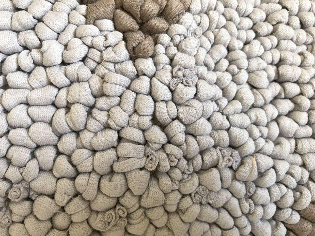 Ragged Life Blog | Rag Rugging with T-shirt Yarn - Hoooked - Ragged ...